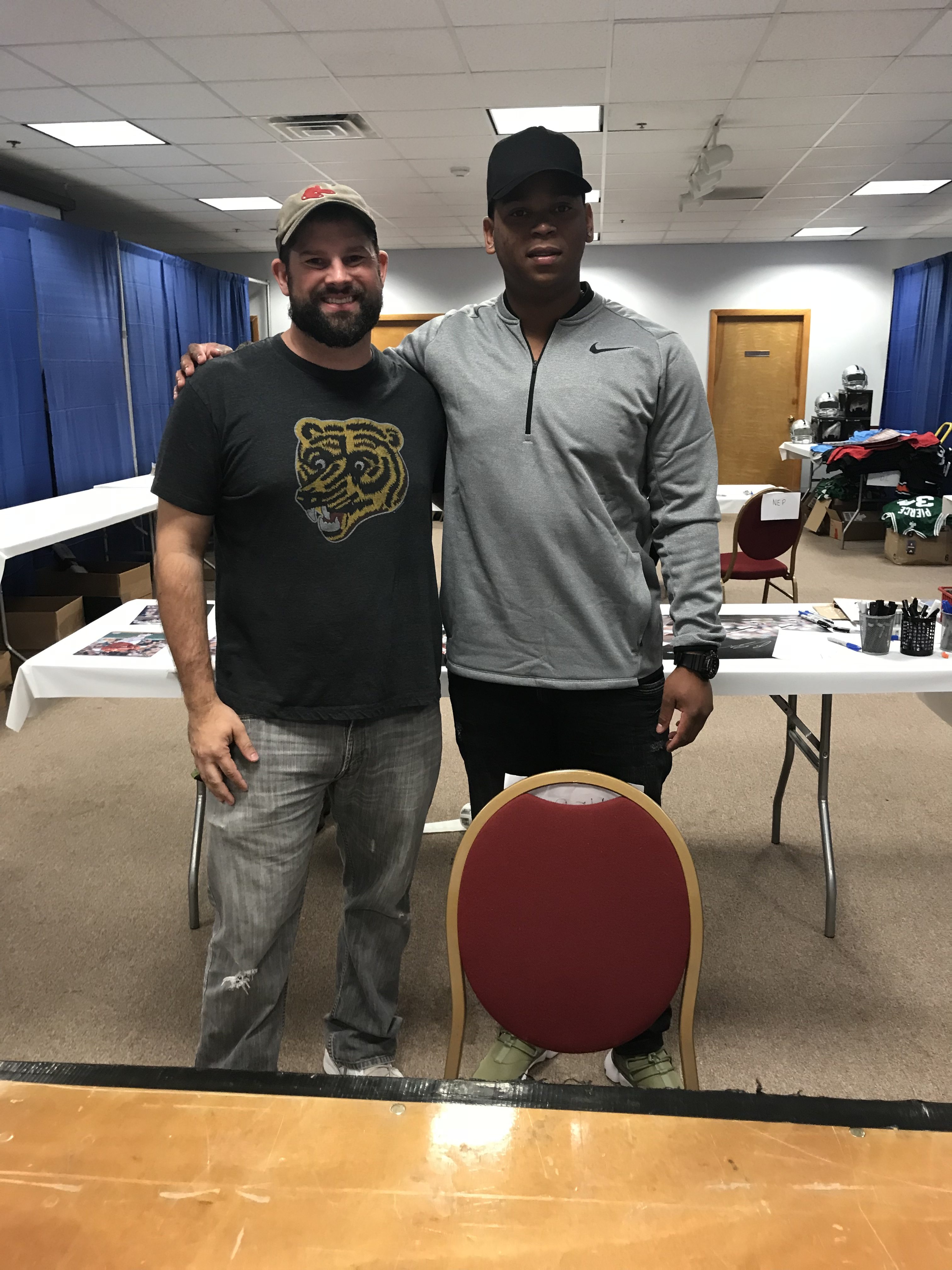 pictures from previous signings – Perry Sports Legends