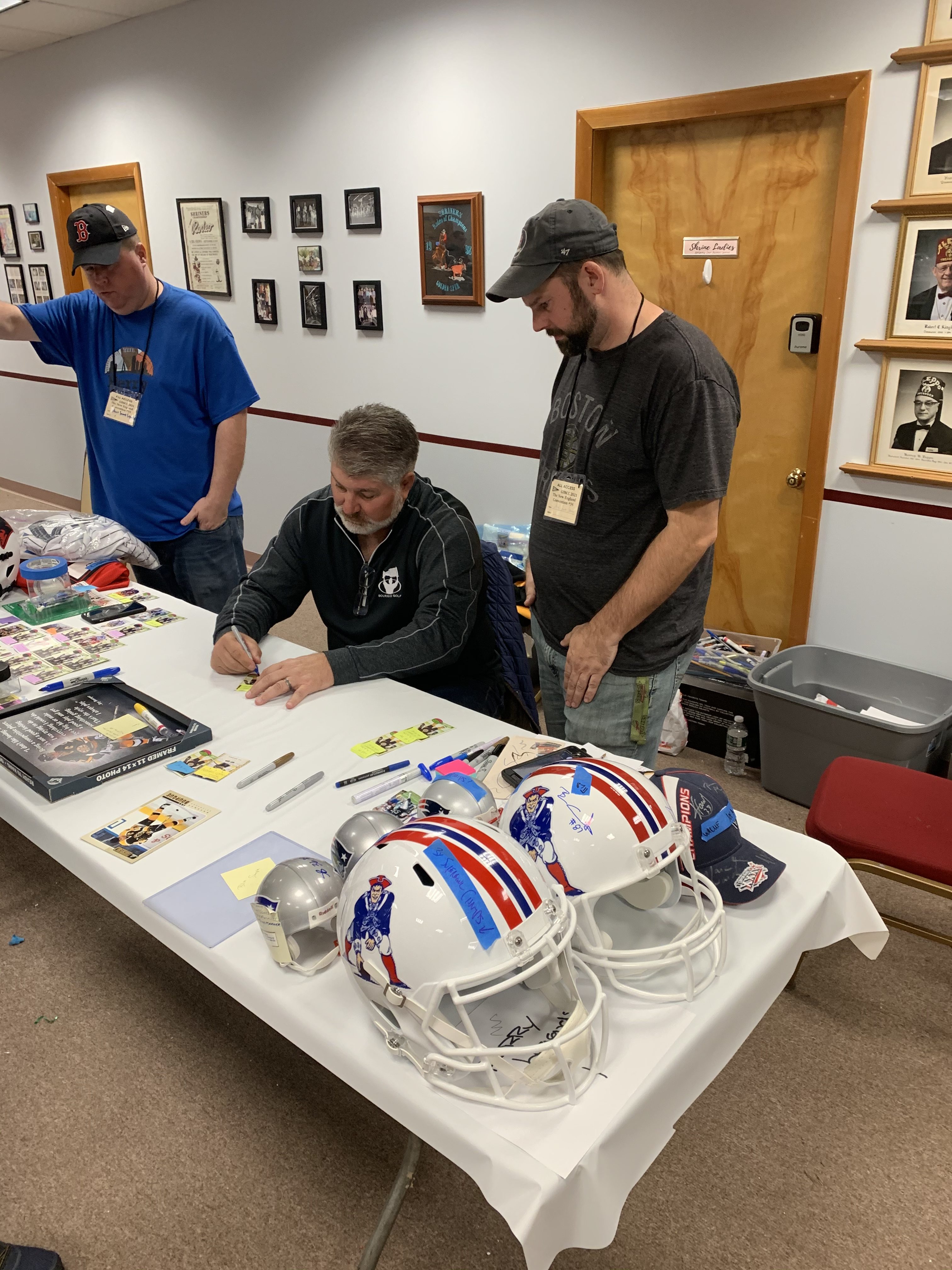 pictures from previous signings – Perry Sports Legends